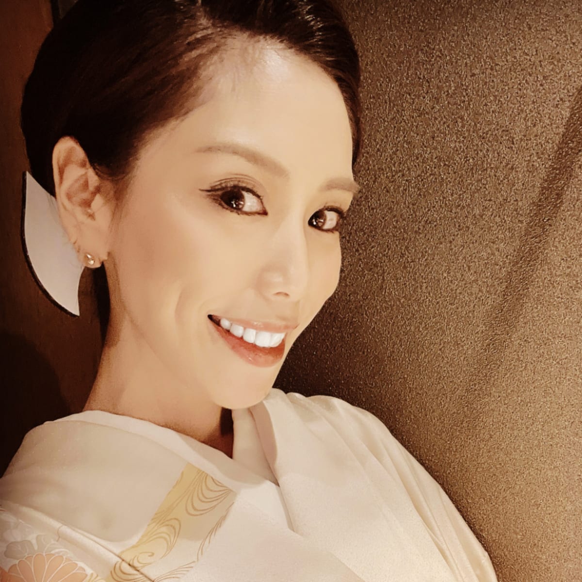 ななのプロフィール | LuLINE(ルライン)