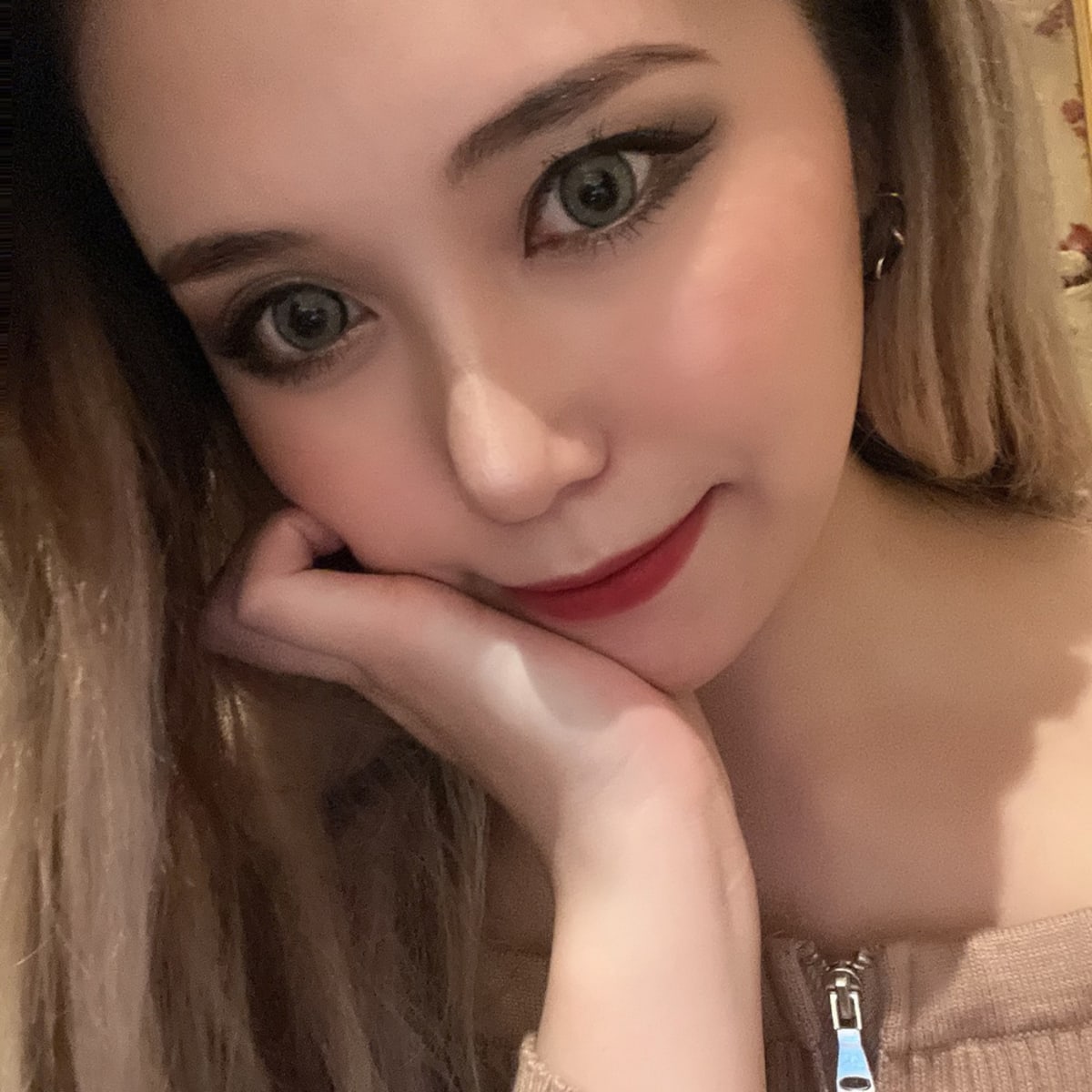 りょうのプロフィール | LuLINE(ルライン)